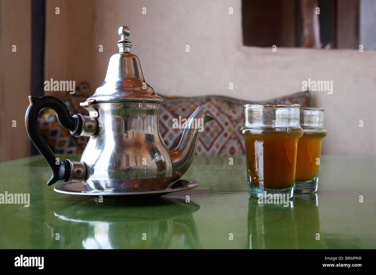 North african tea pot hi-res stock photography and images - Alamy
