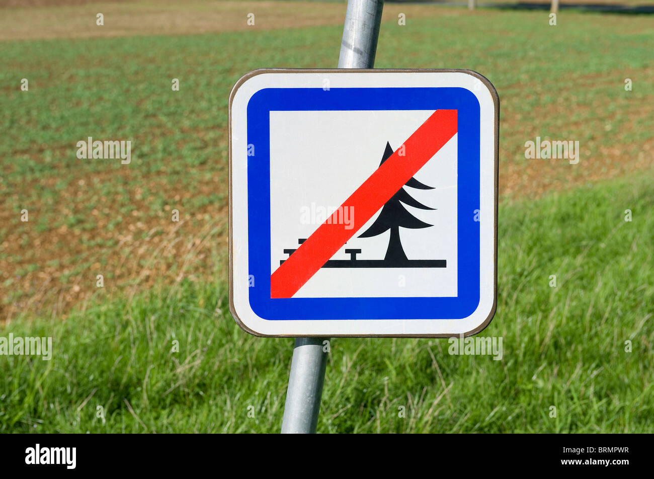 no picnic sign, provins, france Stock Photo - Alamy