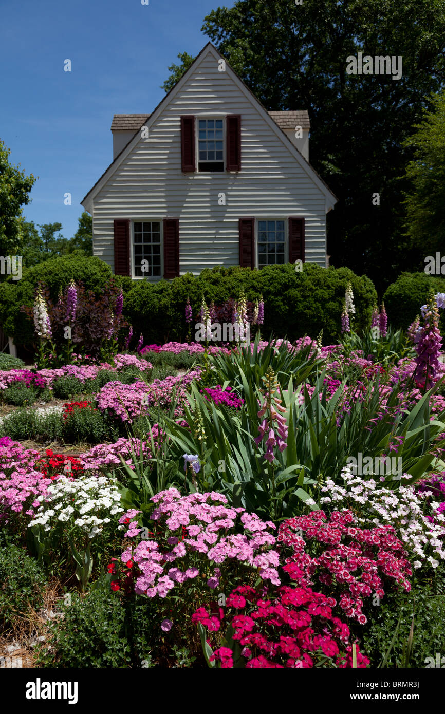 Colonial Williamsburg is a Williamsburg, Virginia, tourist attraction ...