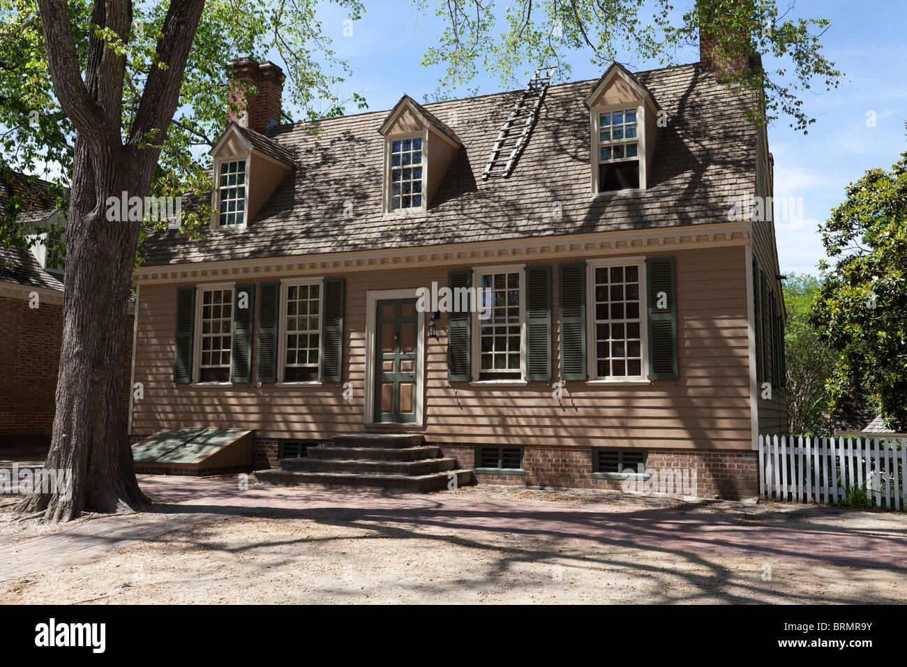 Colonial Williamsburg is a Williamsburg, Virginia, tourist attraction ...