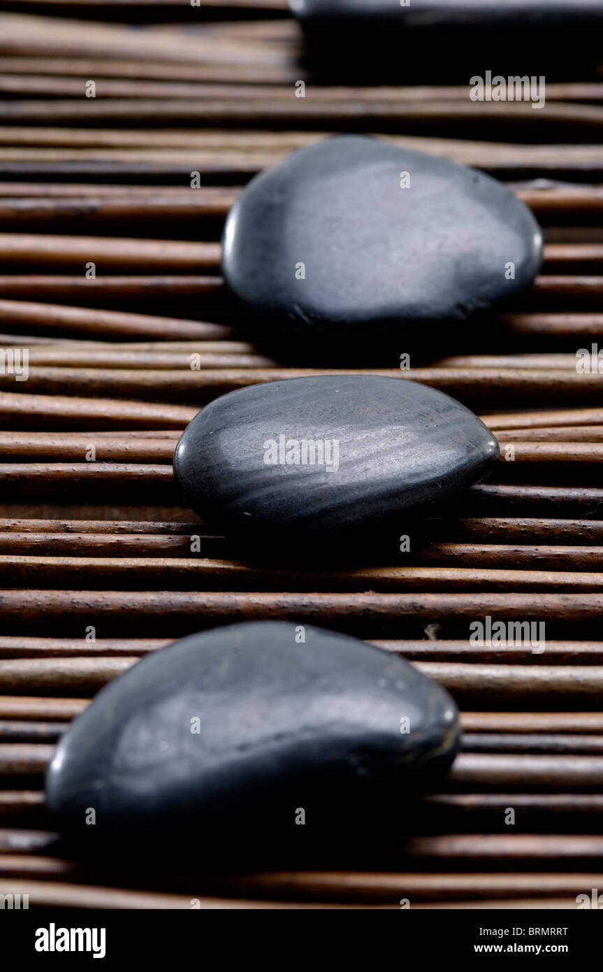 Zen pebbles and bamboo hi-res stock photography and images - Alamy