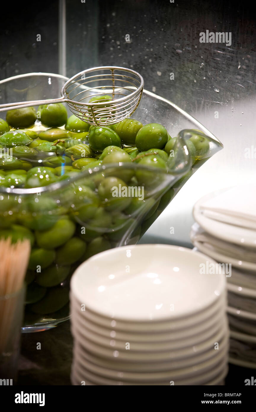 Olive canape hi-res stock photography and images - Alamy