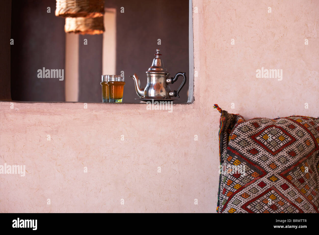 MARRAKESH: TRADITIONAL MOROCCAN MINT TEA AND SILVER TEA POT Stock Photo ...