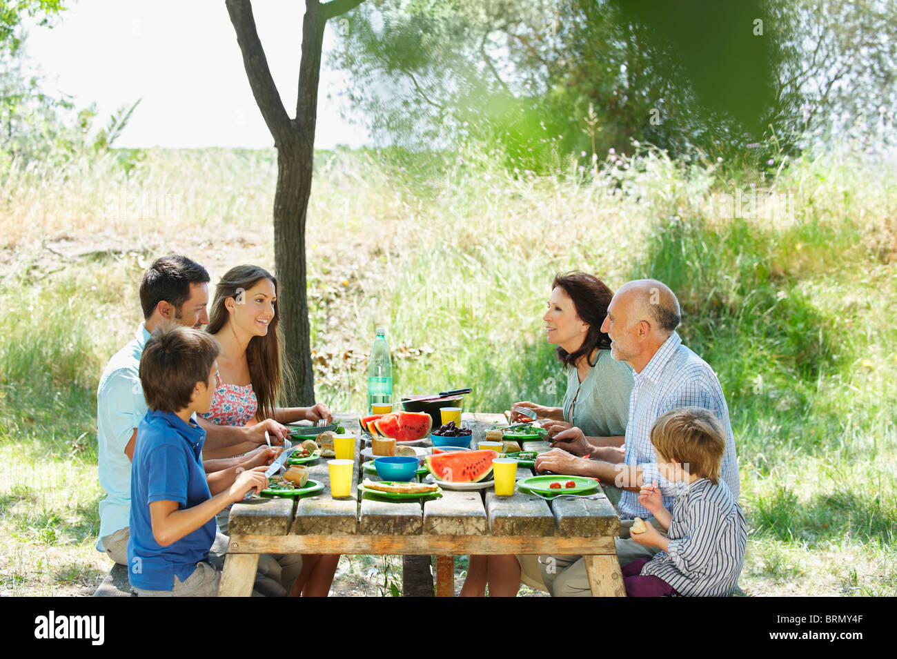 Europe family meal outside hi-res stock photography and images - Alamy