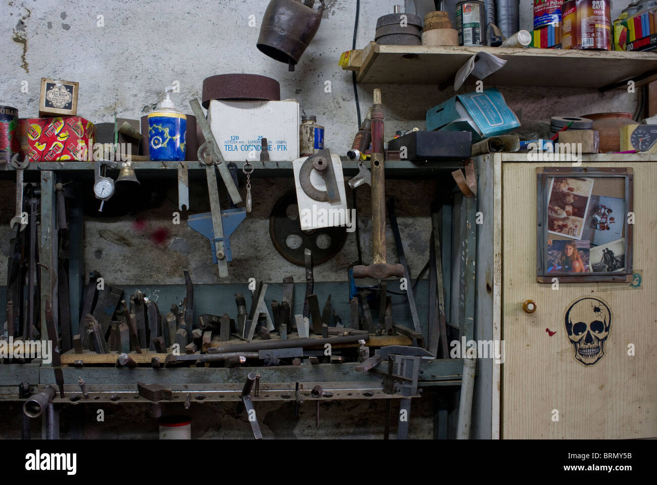 Inside Mechanic Garage Stock Photos & Inside Mechanic Garage Stock ...