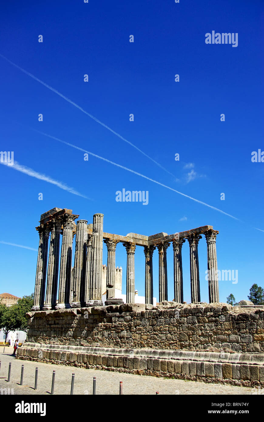 Temple cult hi-res stock photography and images - Alamy