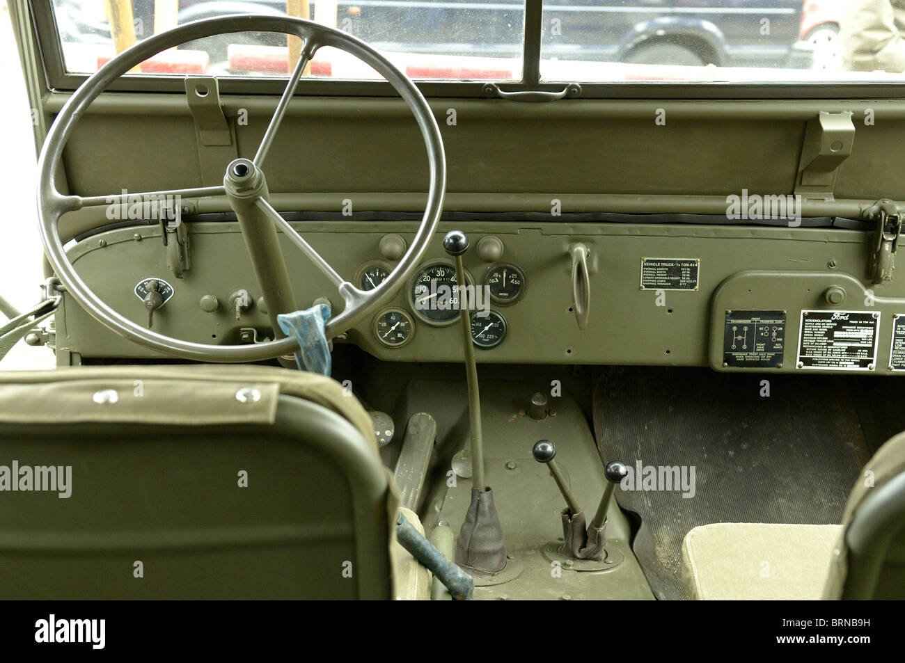 World war 2 american jeep hi-res stock photography and images - Alamy