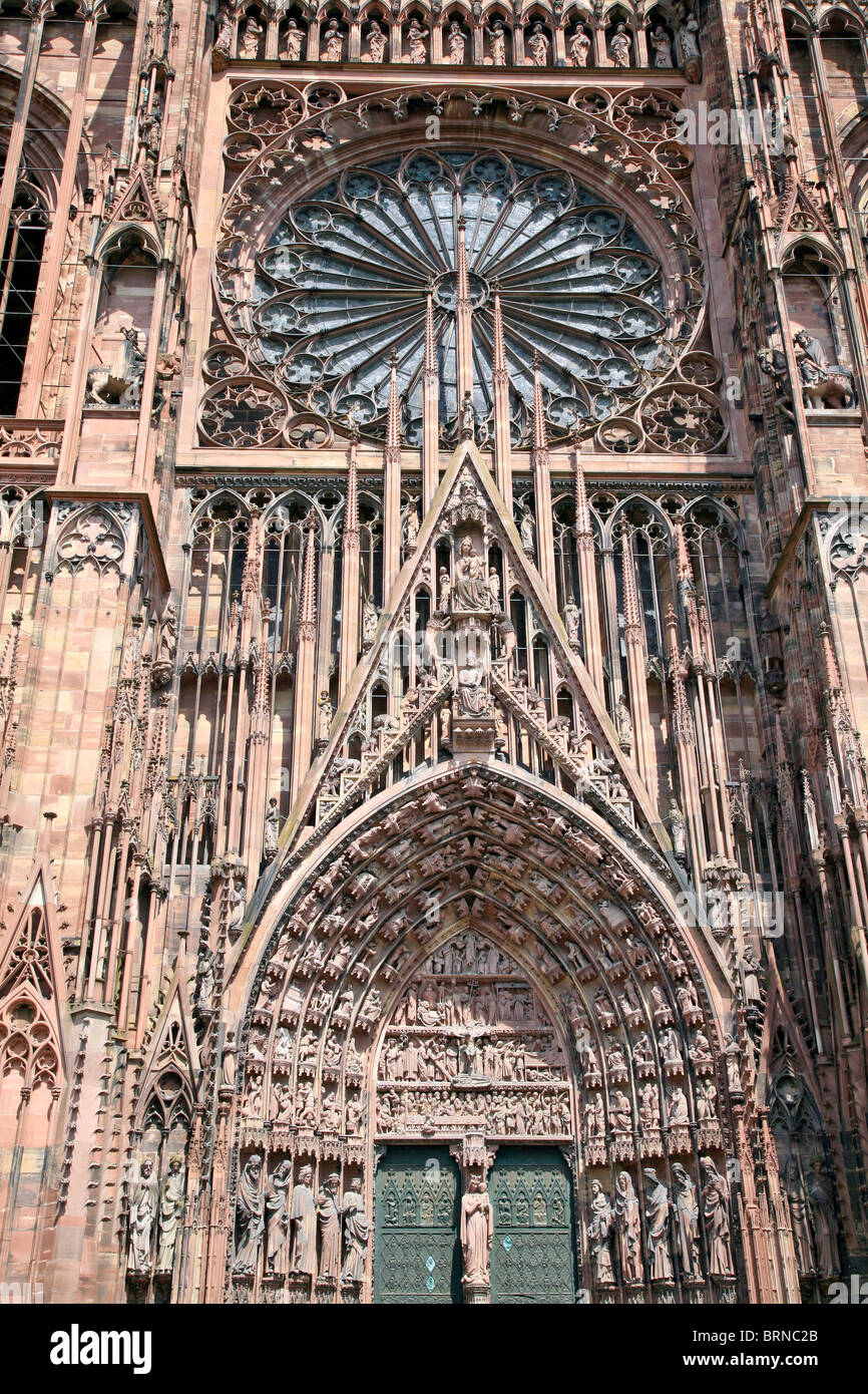 Strasbourg Cathedral exterior Notre Dam de Strathourg Cathedral Alsace ...