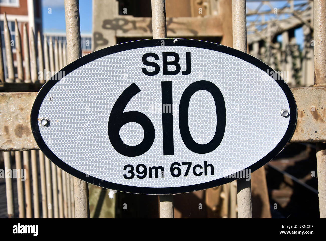 Reflective sign hi-res stock photography and images - Alamy