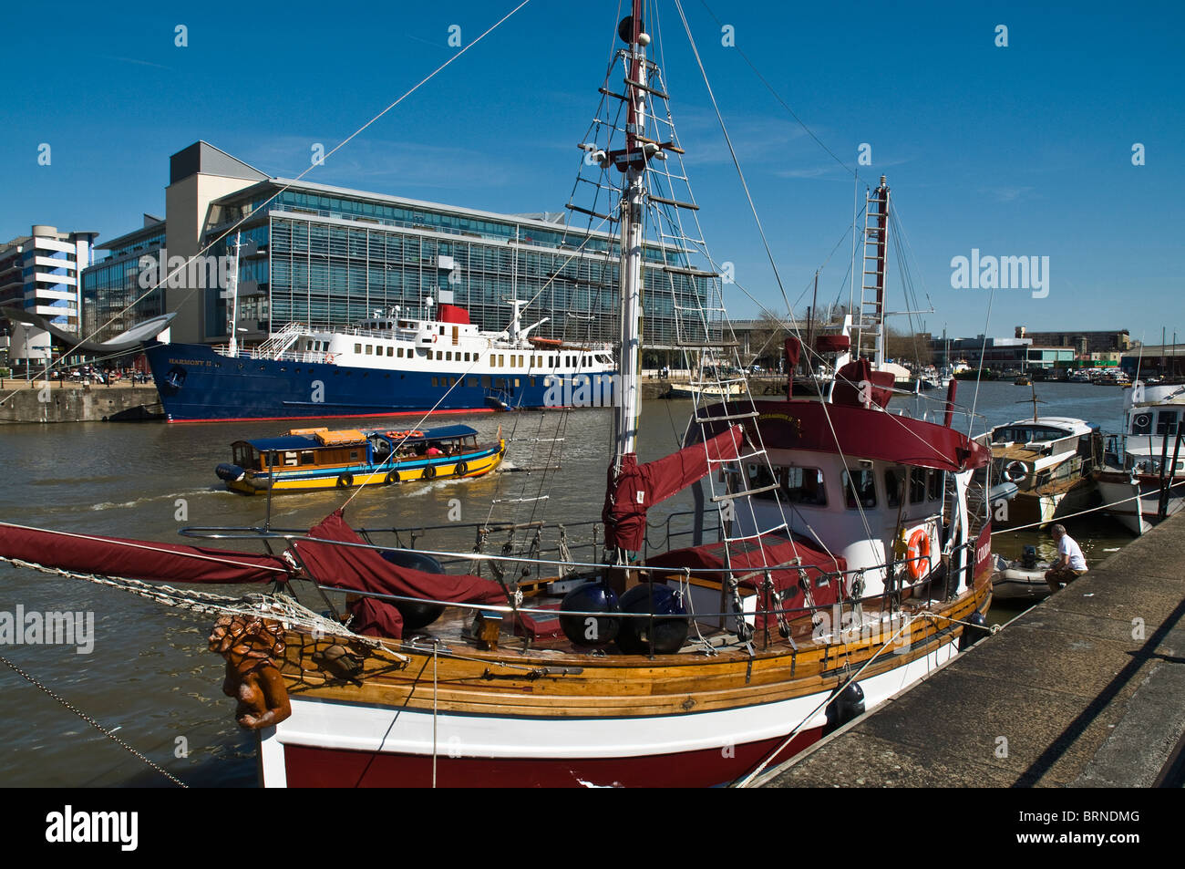 dh Port of Bristol BRISTOL DOCKS BRISTOL Ferry boat and floating ...