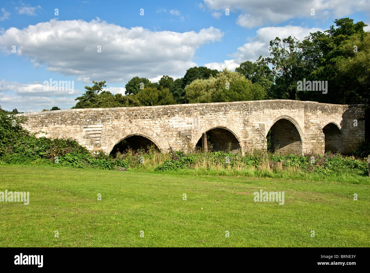 Old stone bridge Stock Photo - Alamy