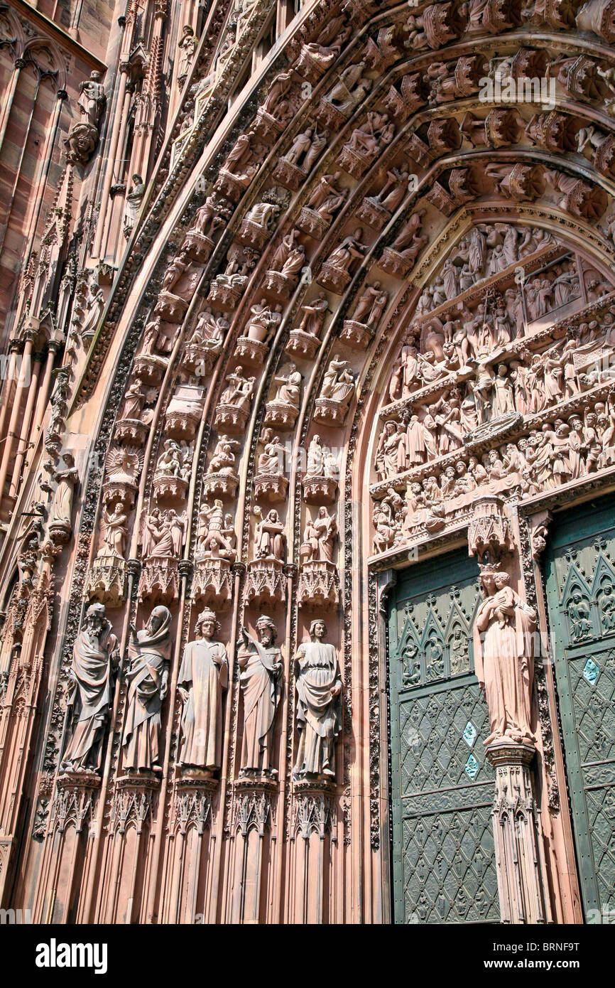 Strasbourg Cathedral exterior Notre Dam de Strathourg Cathedral Alsace ...