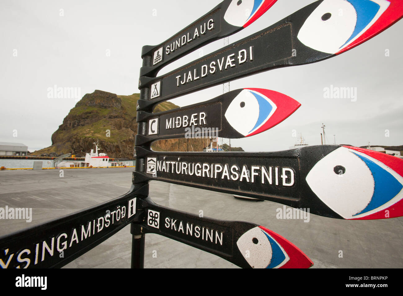 Puffin sign hi-res stock photography and images - Alamy