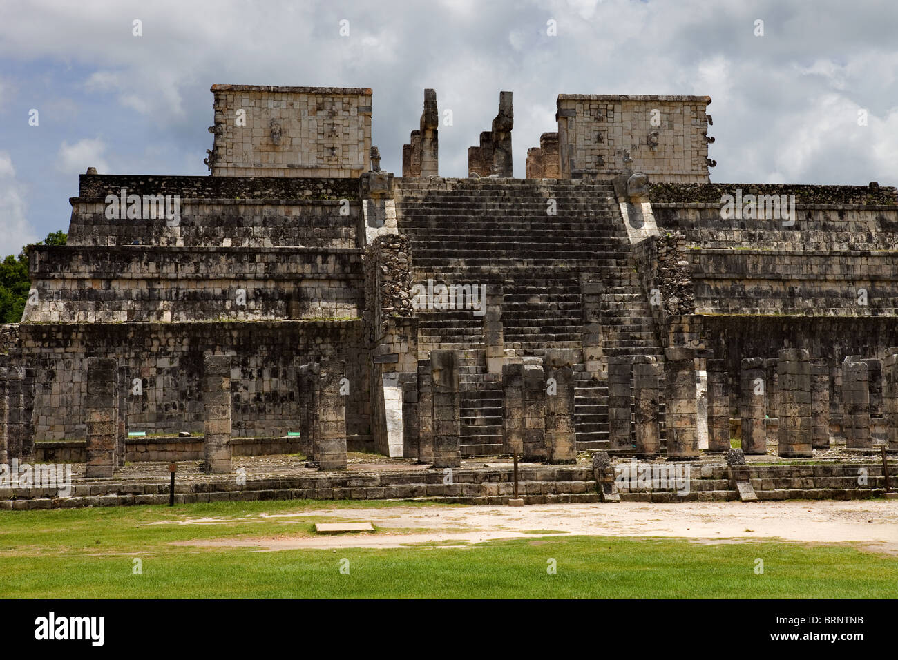 Ancient Mayan temple detail at Chichen Itza, Yucatan, Mexico Stock ...