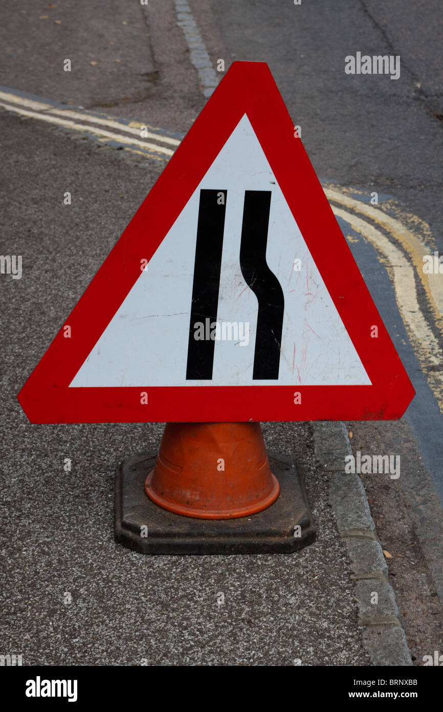 Road narrows sign hi-res stock photography and images - Alamy
