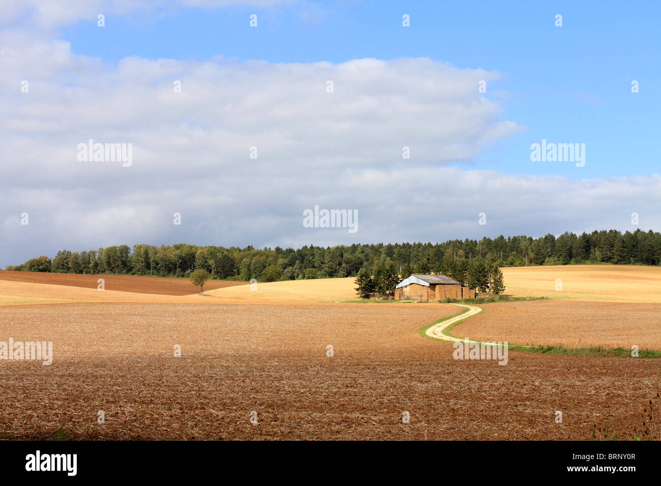 French countryside and road hi-res stock photography and images - Alamy