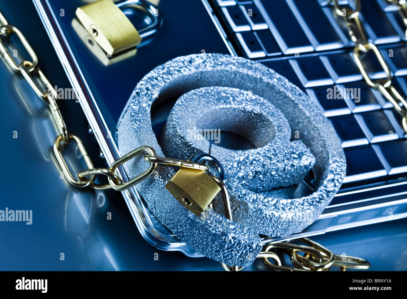 Aluminium padlock hi-res stock photography and images - Alamy