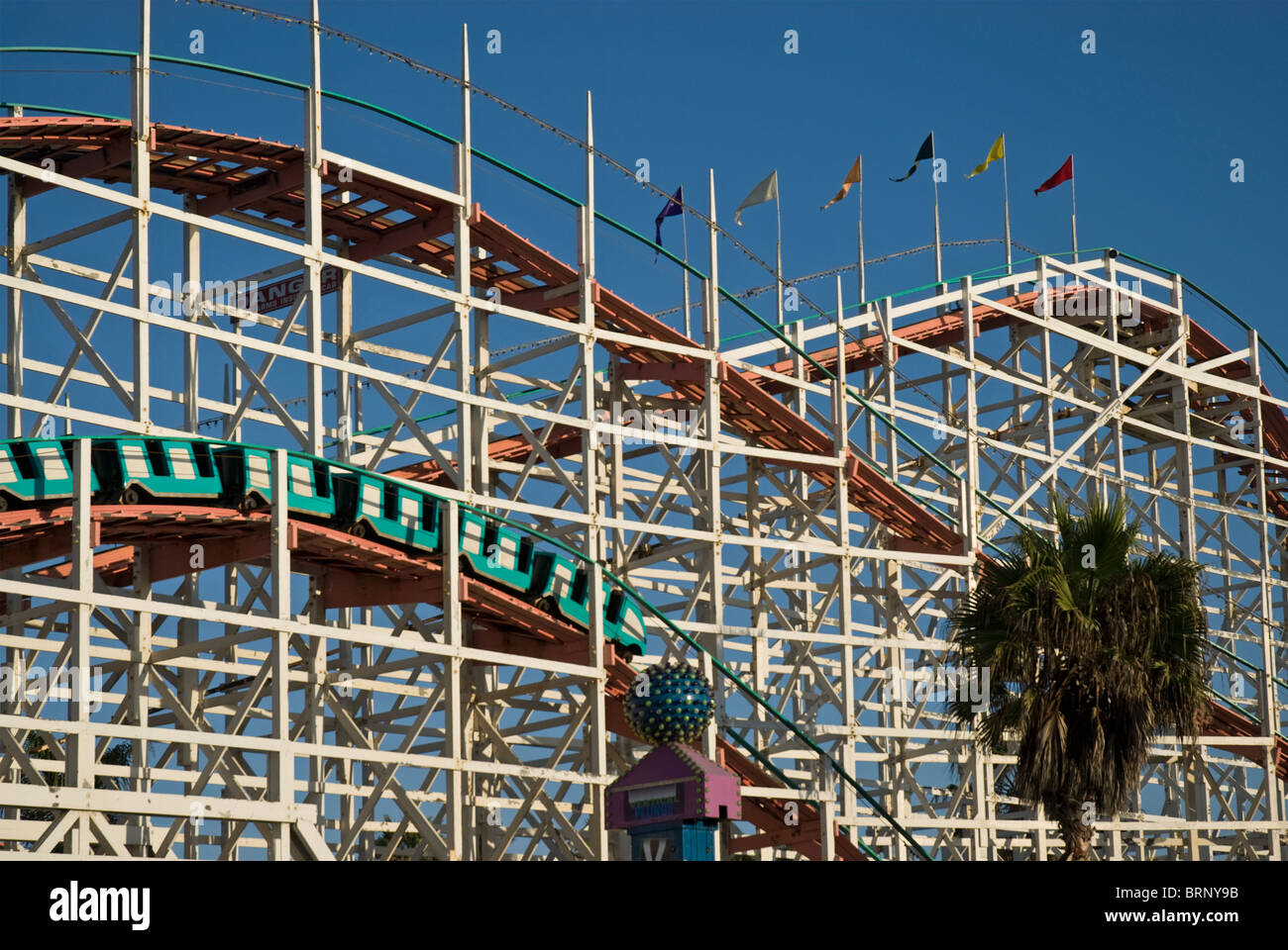 The Giant Dipper Coaster at Belmont Park on Mission Bay, San Diego ...