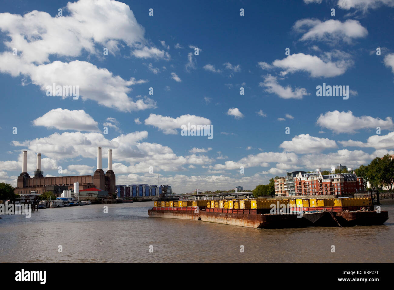 Waste barges on the river Thames near to Battersea Power Station Stock ...