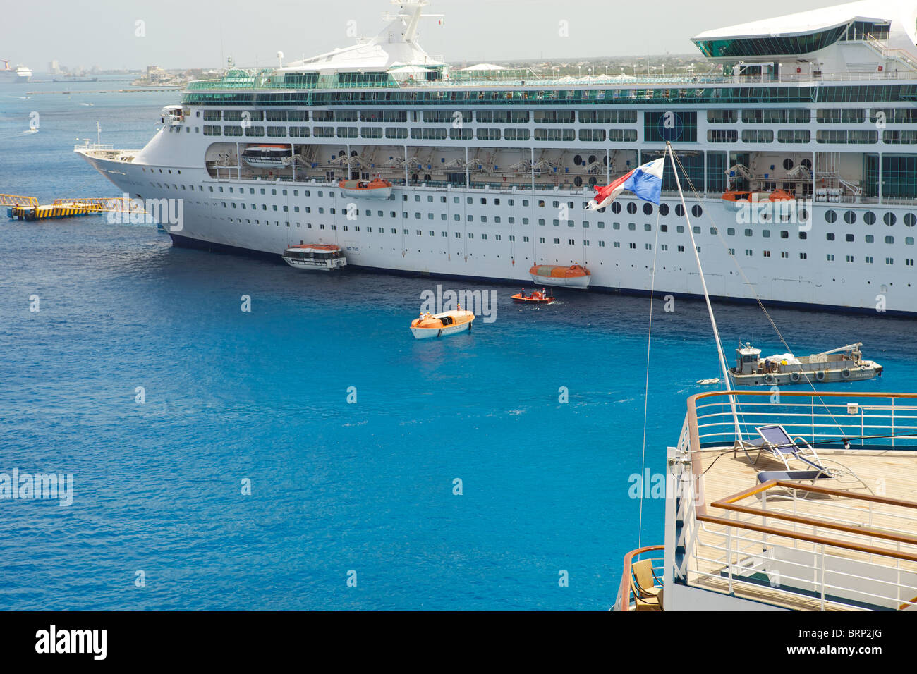 Cruise ship tender hi-res stock photography and images - Alamy