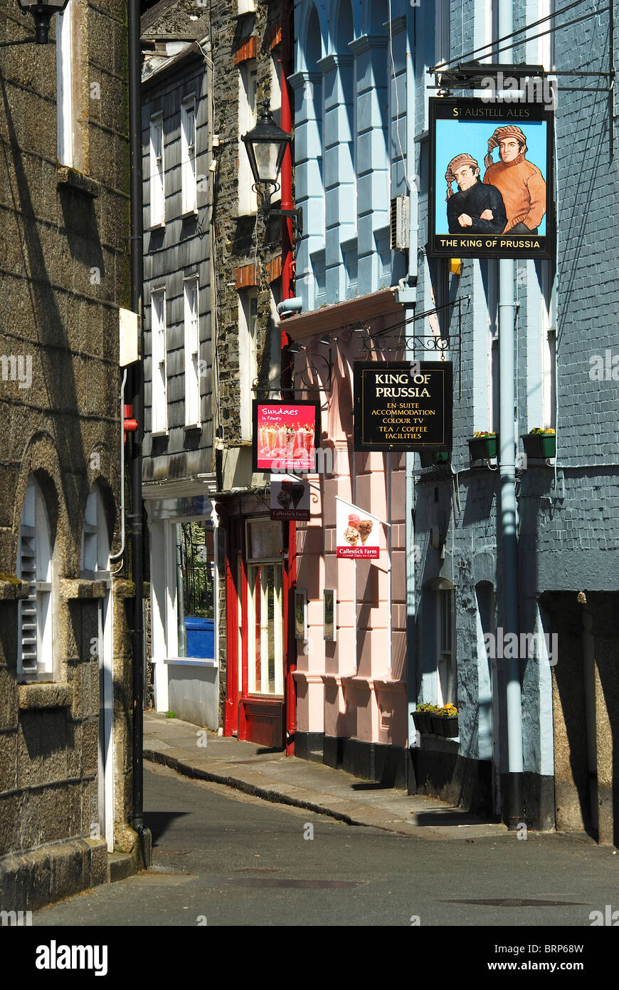 A street in the beautiful Cornish coastal town of Fowey, Cornwall, UK ...