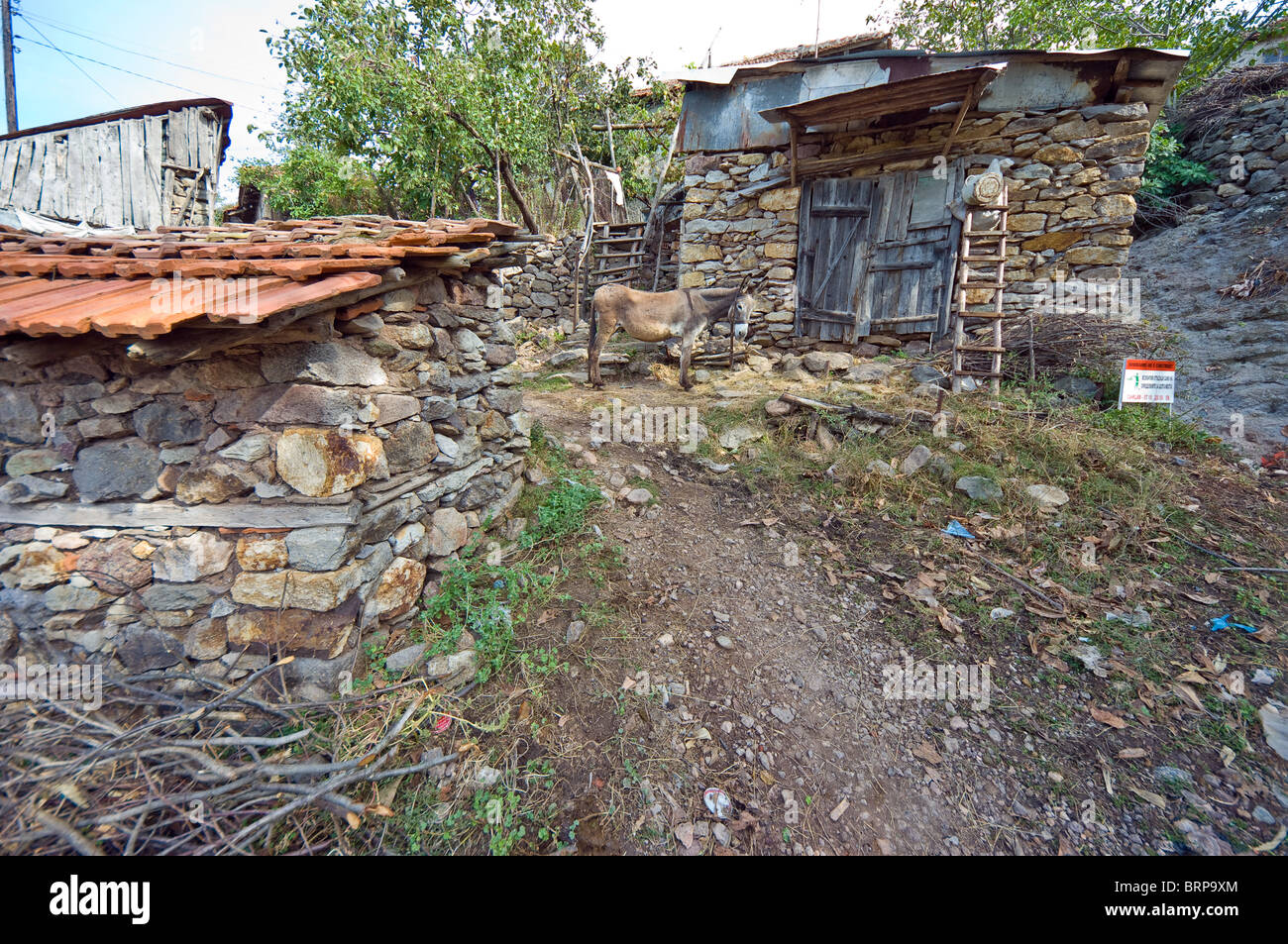 Bulgarian village Kushla Rhodope Mountains Stock Photo - Alamy