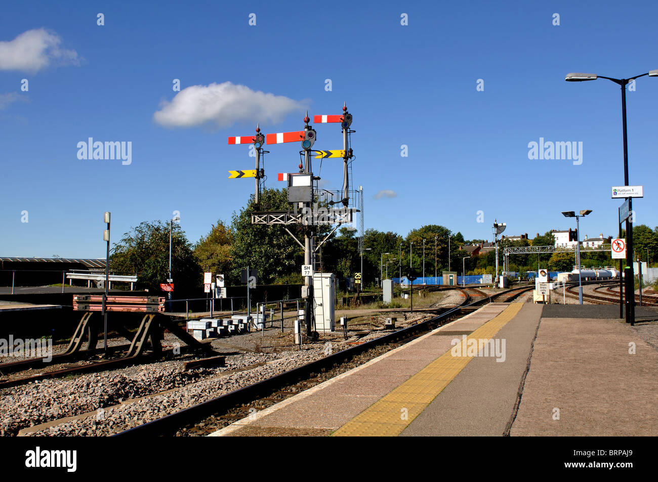 Worcester shrub hill rail station hi-res stock photography and images ...