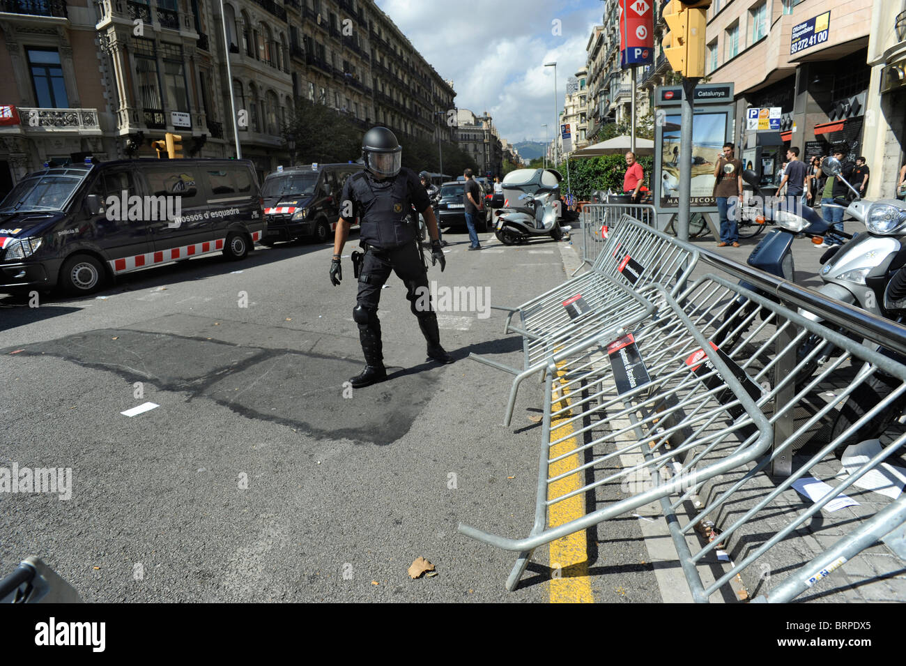 Riot policeman hi-res stock photography and images - Alamy