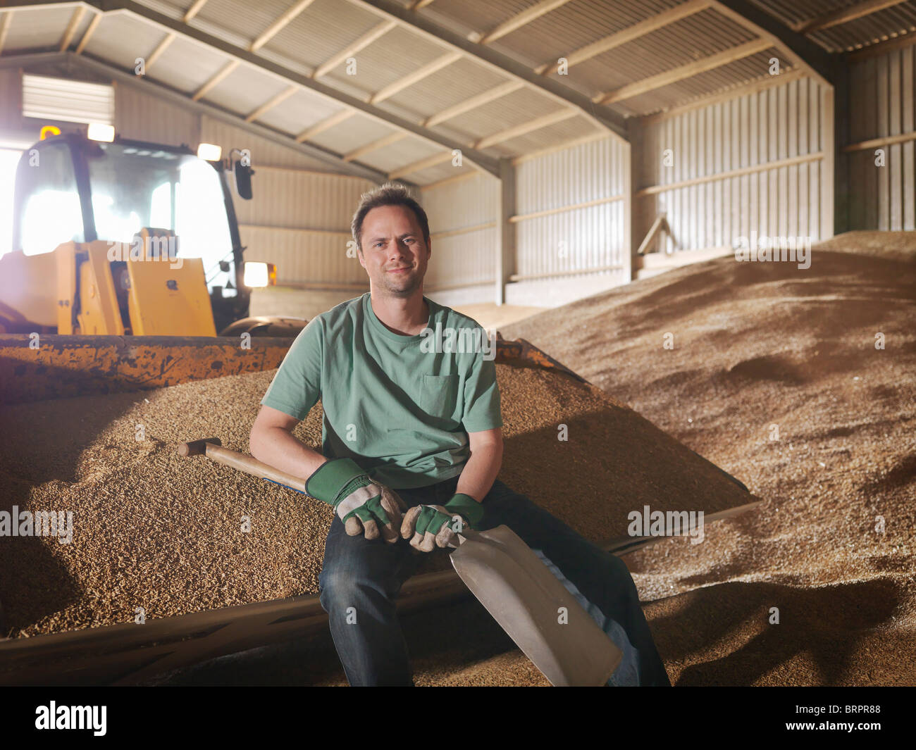Farmer and grain hi-res stock photography and images - Alamy