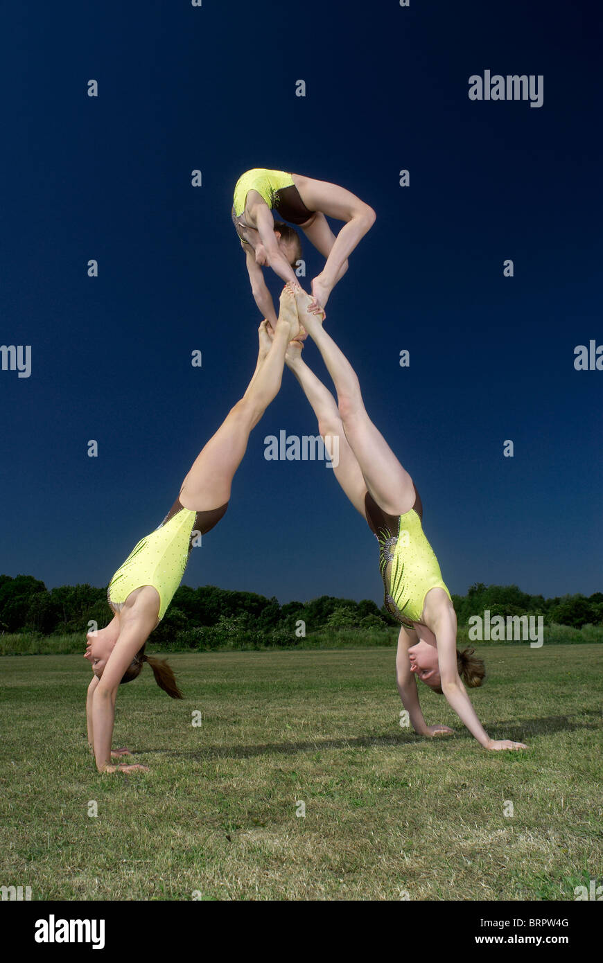 Contortionist child hi-res stock photography and images - Alamy
