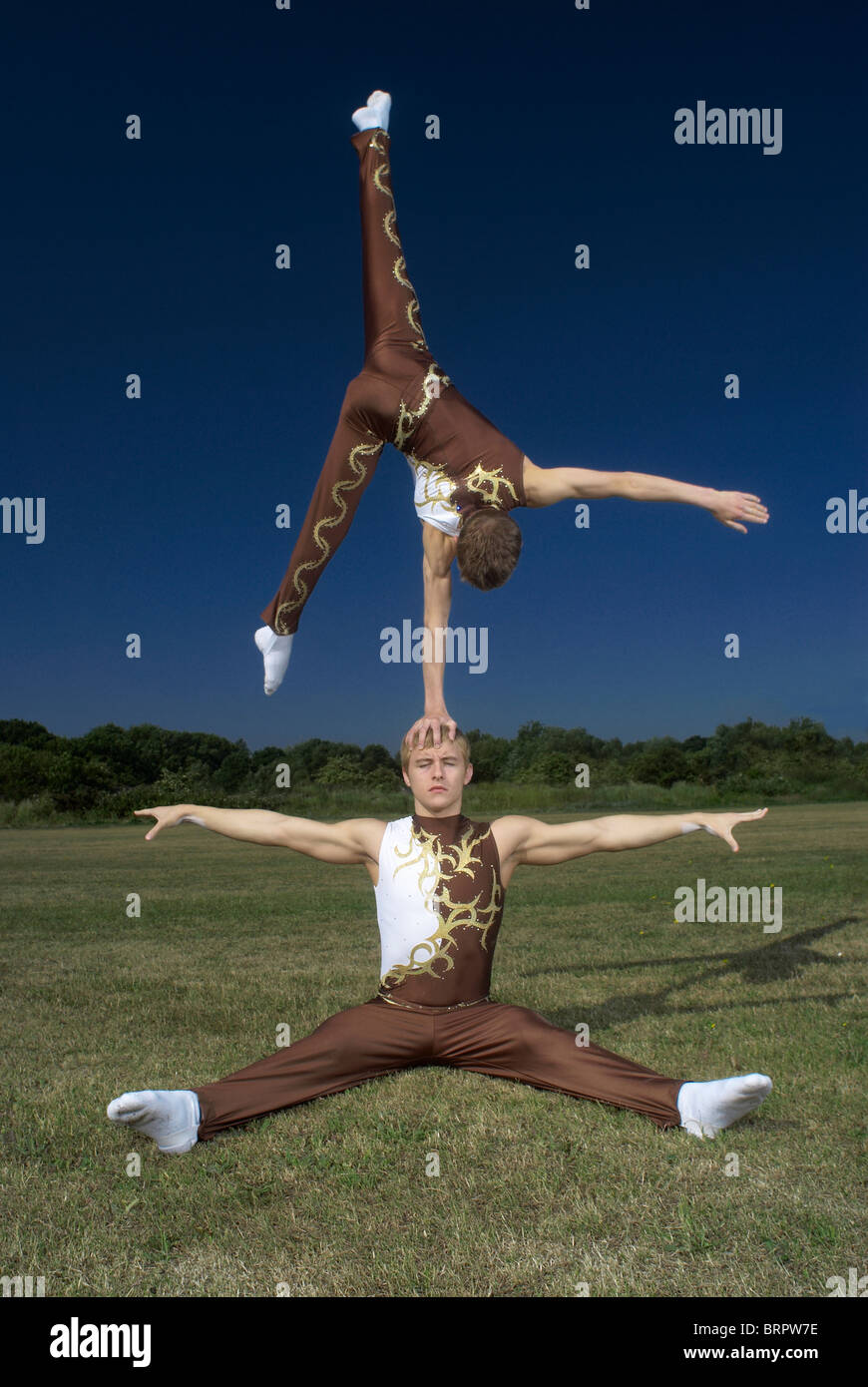 Gymnast handstand vertical hi-res stock photography and images - Alamy
