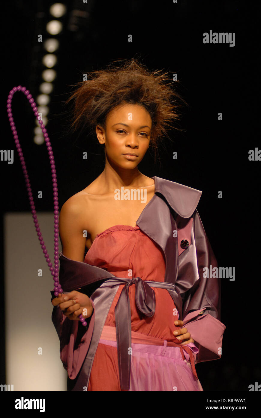 African models runway hi-res stock photography and images - Alamy