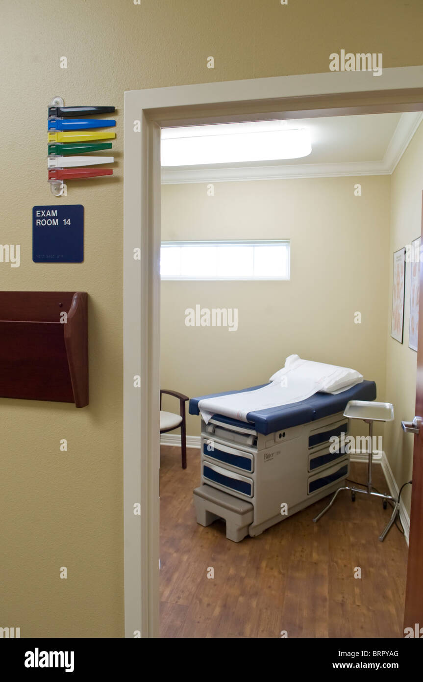 Exam room hi-res stock photography and images - Alamy