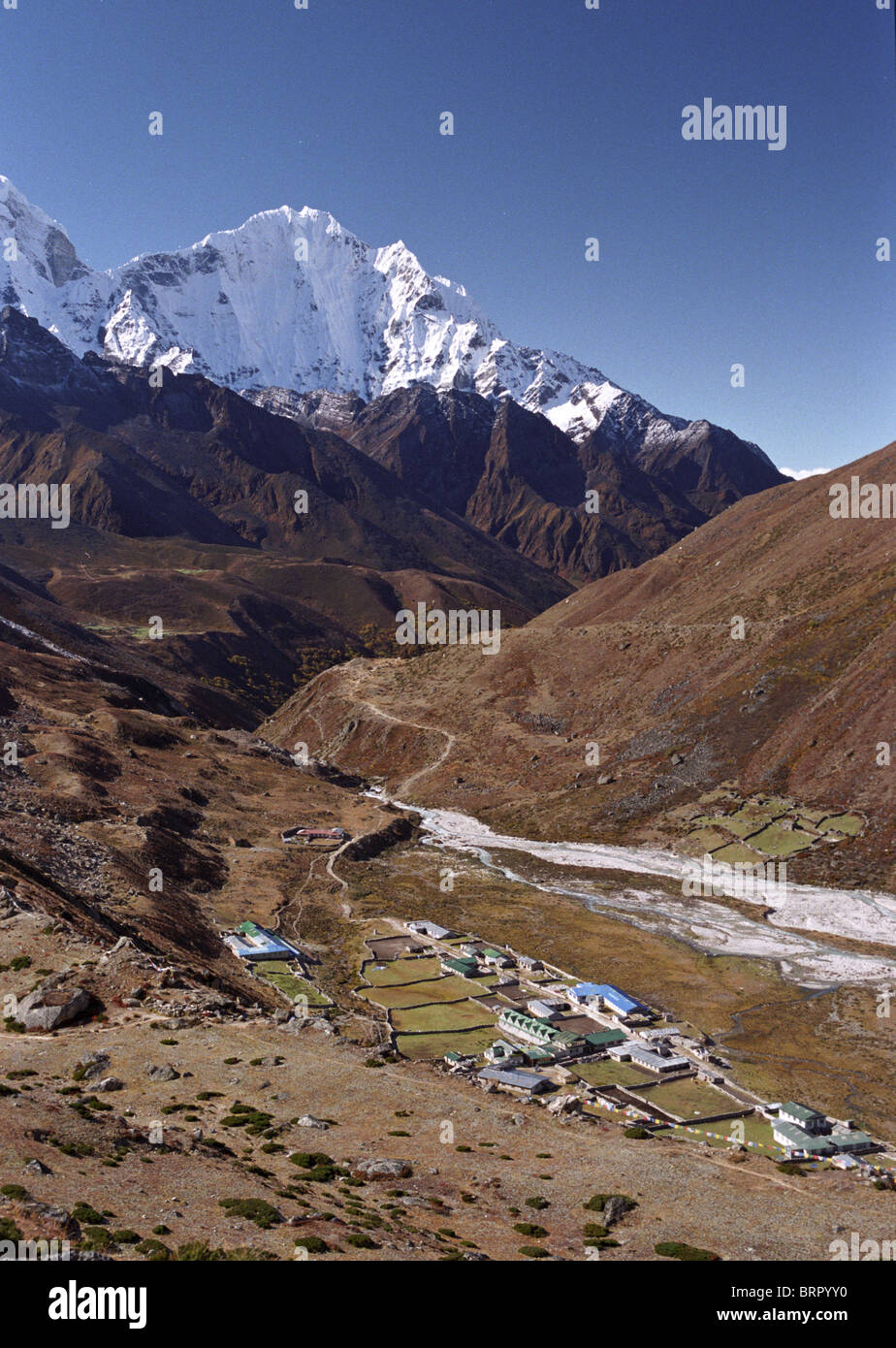 Pheriche village hi-res stock photography and images - Alamy