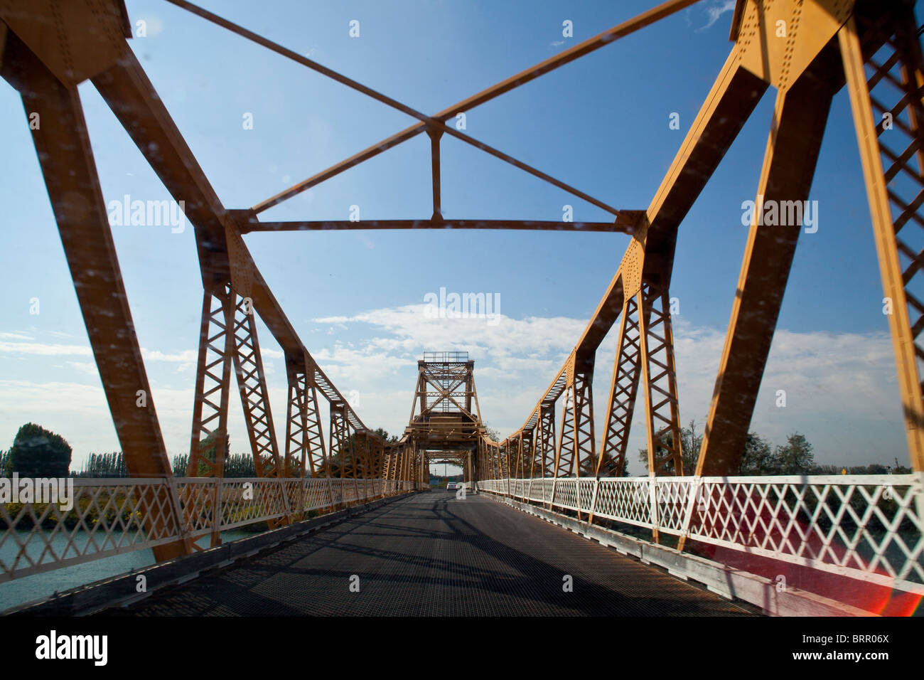A drawbridge on the Sacramento River California Stock Photo - Alamy