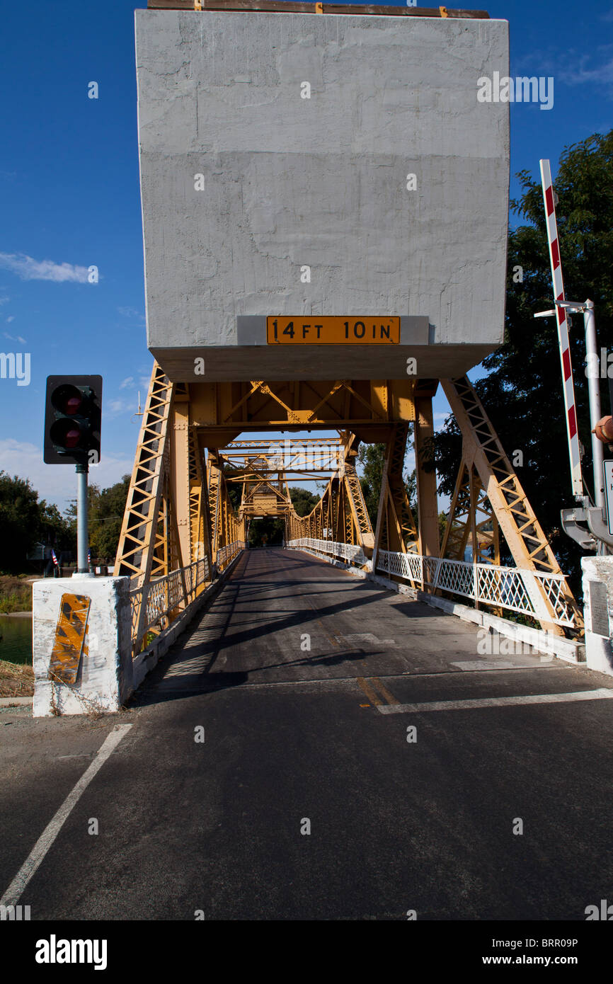 Counterweight hi-res stock photography and images - Alamy