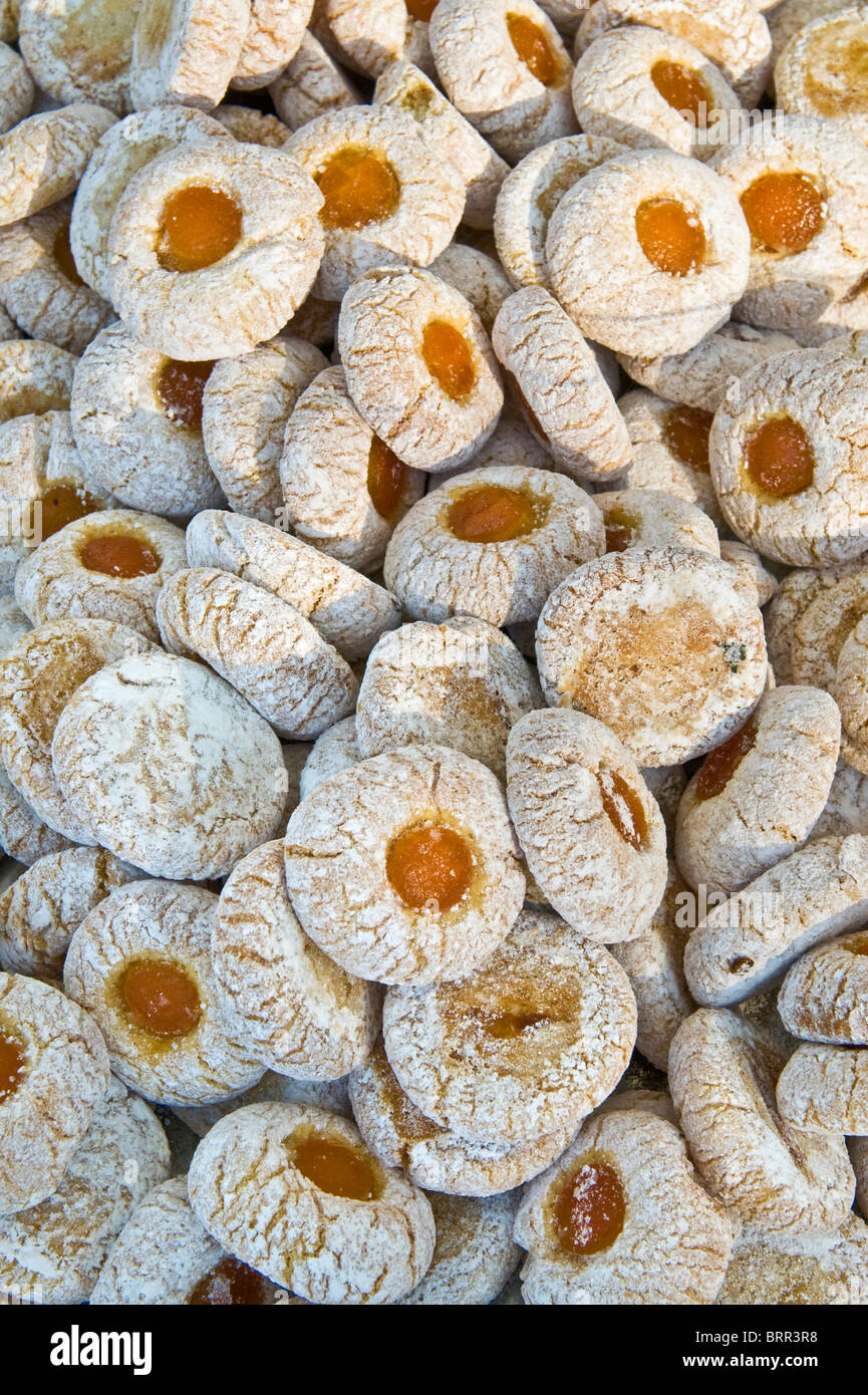Italian biscuits hi-res stock photography and images - Alamy
