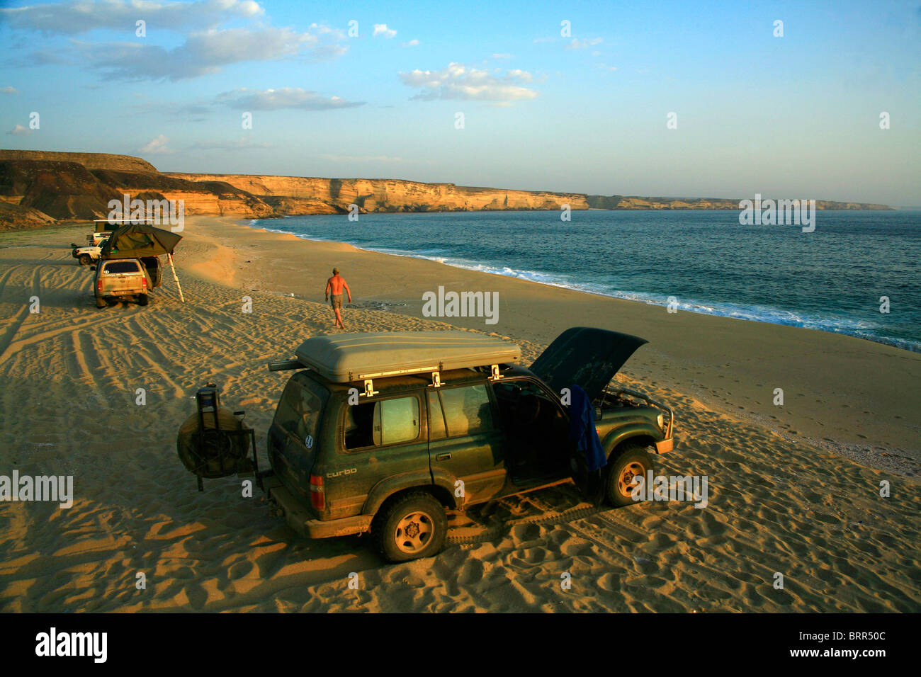 Vehicles on beach hi-res stock photography and images - Alamy