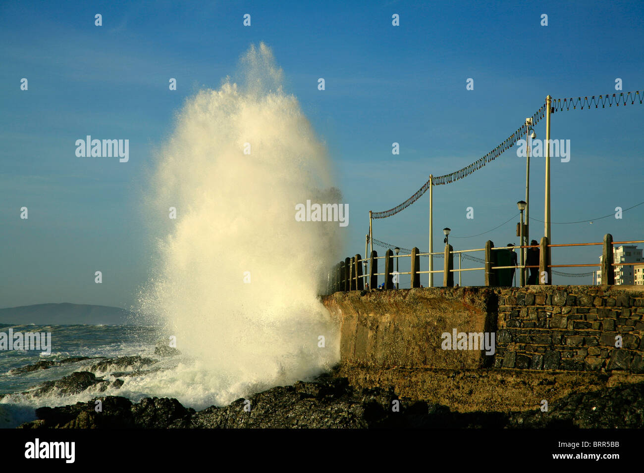 Crashing coastal wave hi-res stock photography and images - Alamy