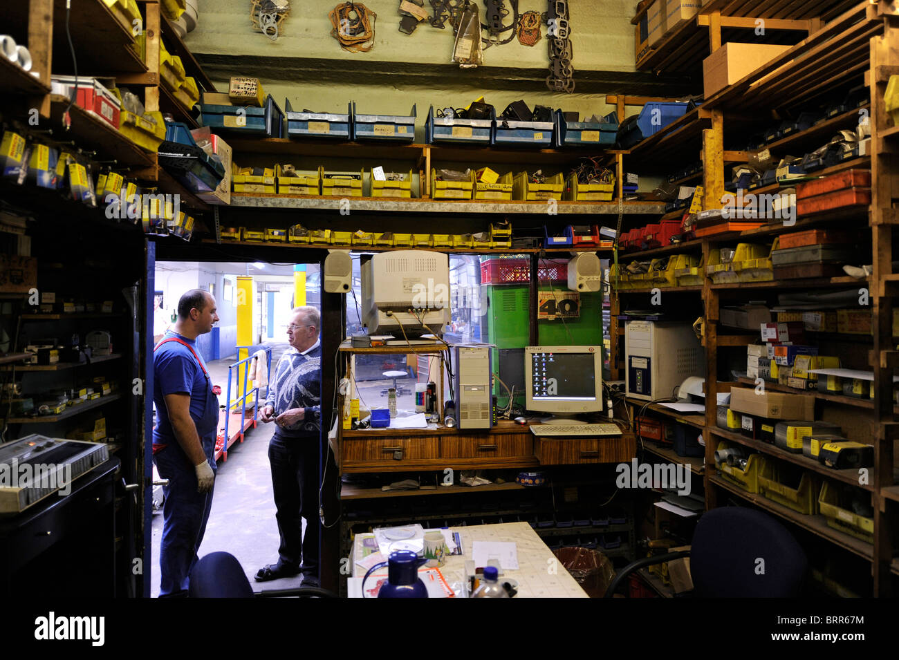 Auto spare parts car workshop hi-res stock photography and images - Alamy