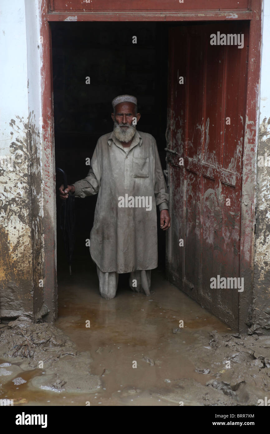 Victims of severe floods in Pakistan (2010 Stock Photo - Alamy