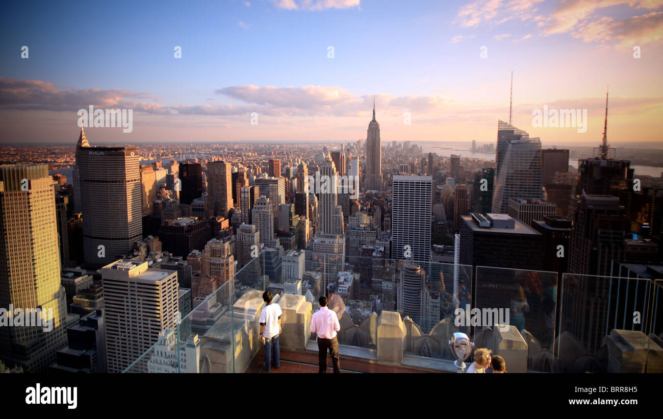View of the Empire State Building from the Rockefeller Center ...