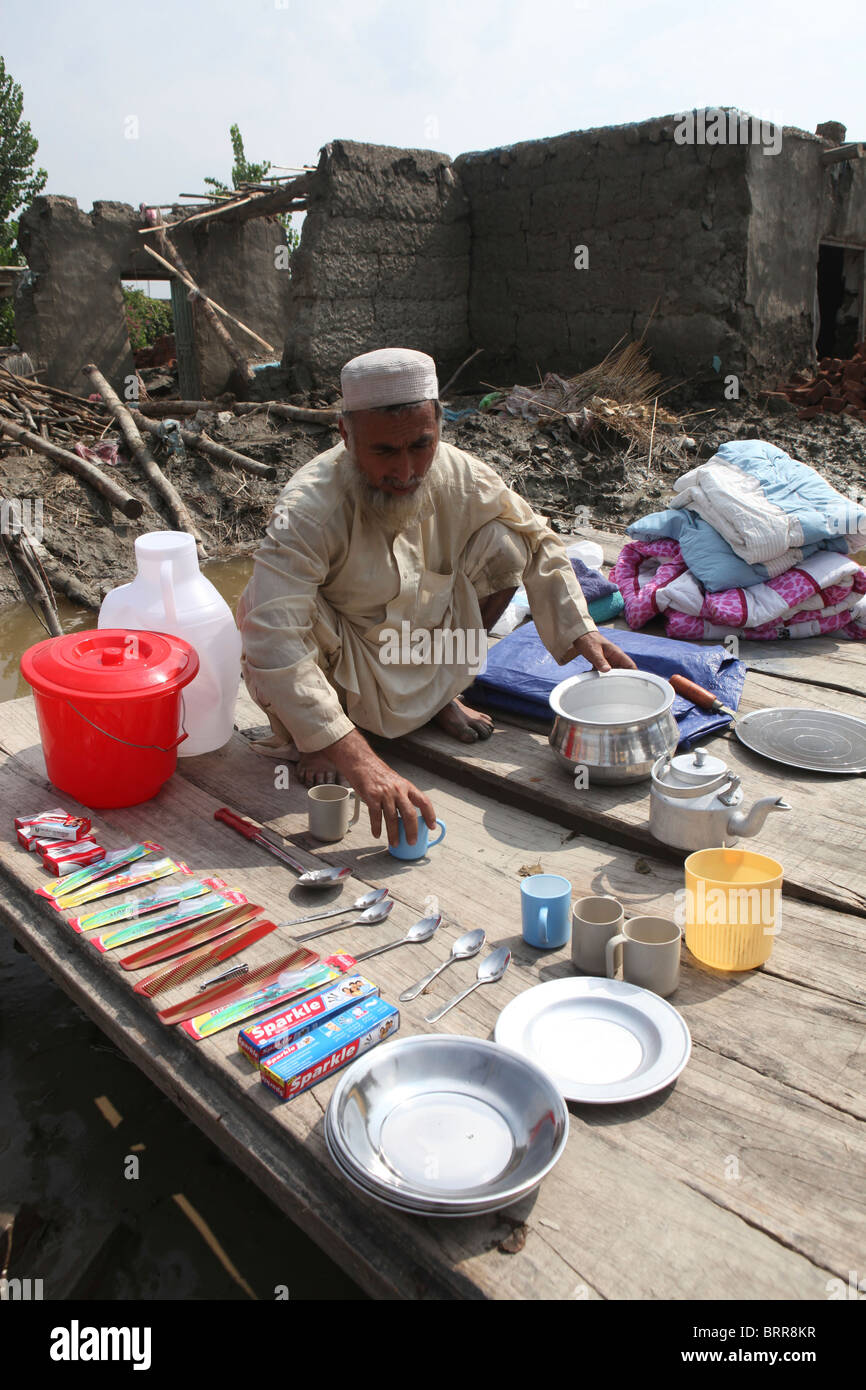 Aid distribution hi-res stock photography and images - Alamy