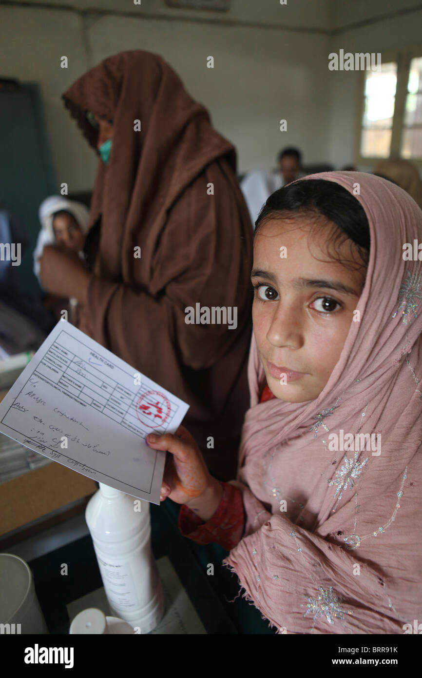 medical care to victims of the floods in pakistan Stock Photo - Alamy