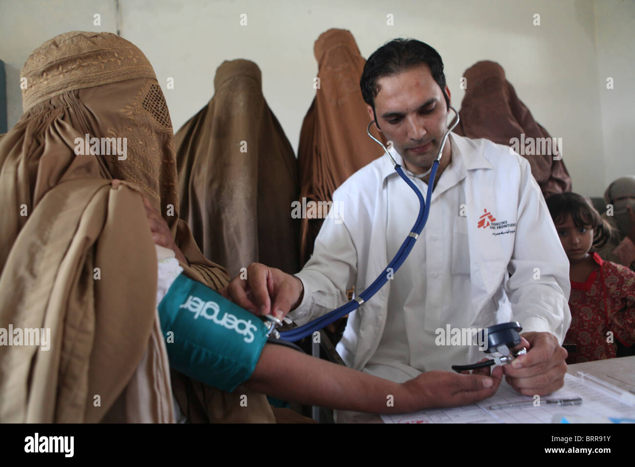 Pakistan muslim woman doctor hi-res stock photography and images - Alamy