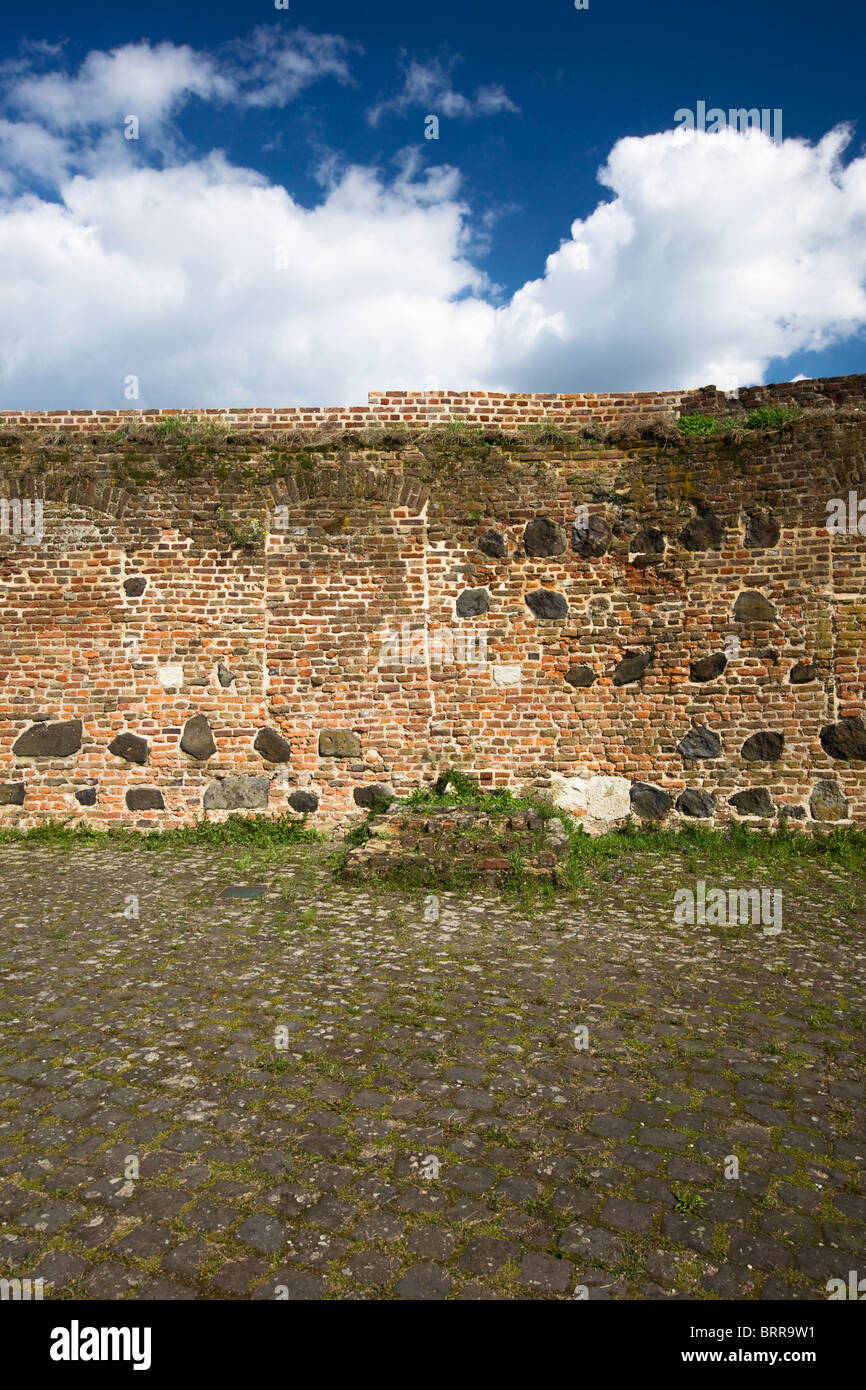 Defensive wall, Medieval Centre, Zons on the Rhine, Germany, Polarizing ...