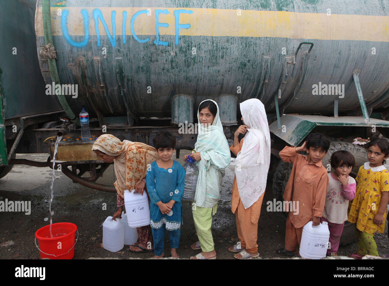 Victims of severe floods in Pakistan (2010 Stock Photo - Alamy