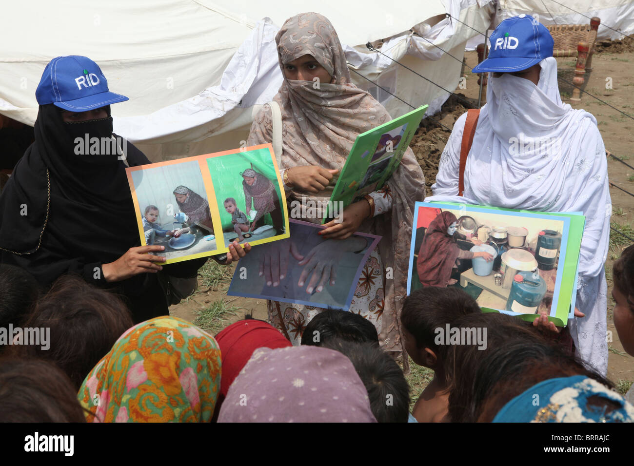 Victims of severe floods in Pakistan (2010 Stock Photo - Alamy