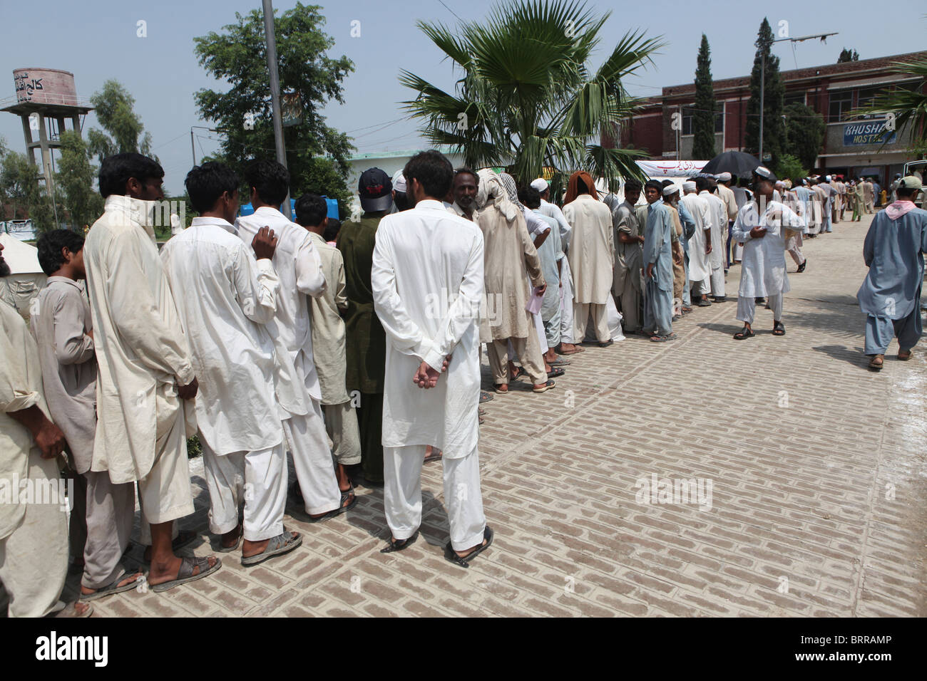 Flood relief distribution hi-res stock photography and images - Alamy