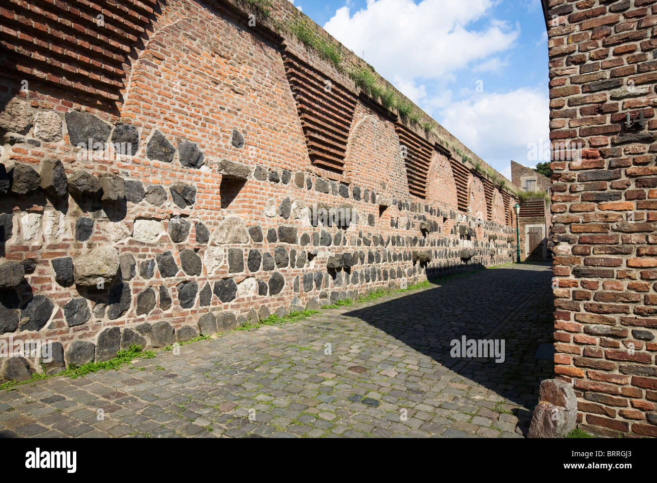Alley and defensive wall, Medieval Centre, Zons on the Rhine, Germany ...